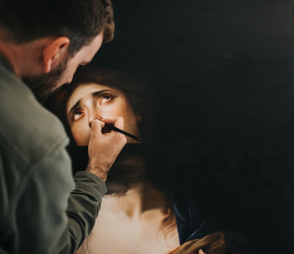 El artista Ted Pim crea inquietantes pinturas de inspiración barroca