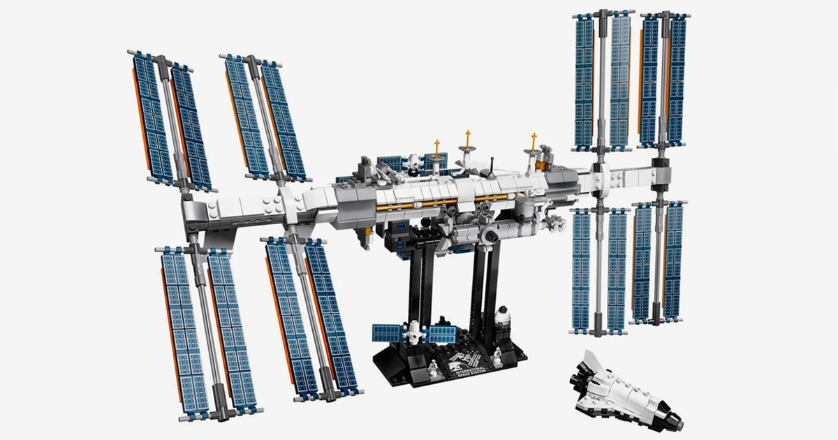 Celebrate the ISS with the Epic LEGO Space Station Kit