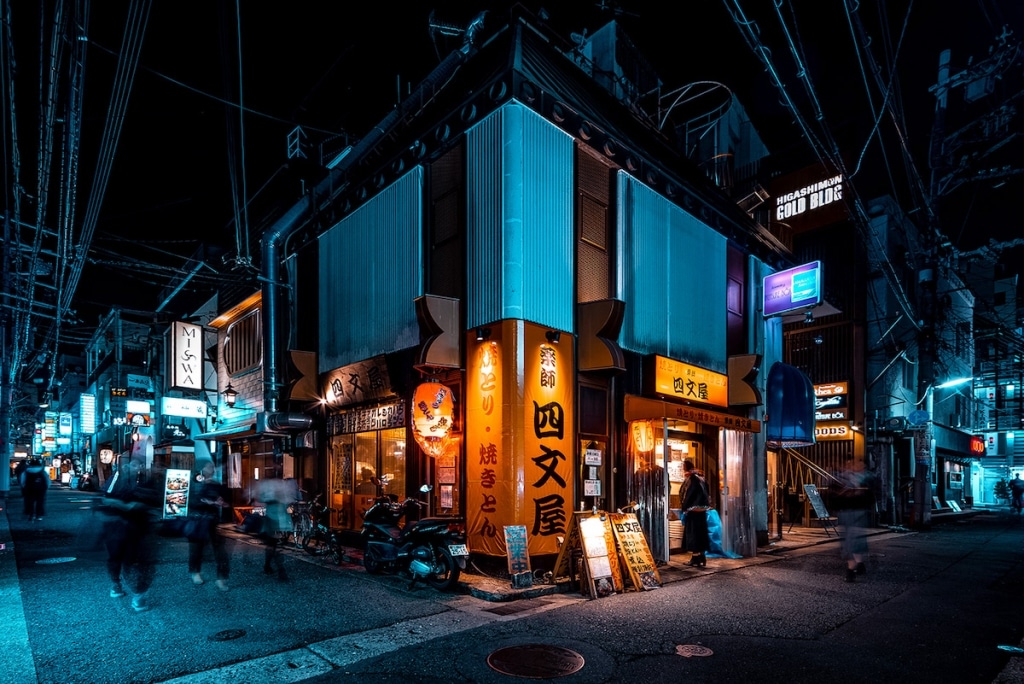 Photographer Captures the Illuminated Streets of Kobe at Night