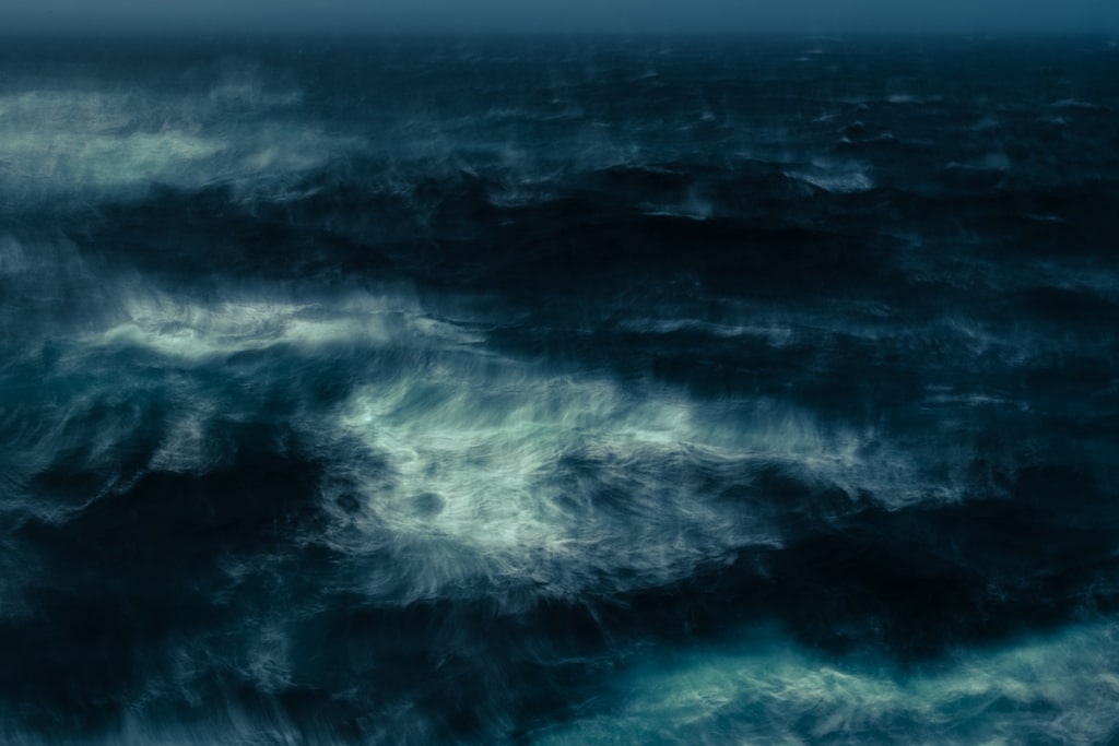 Interview: La Photographie De Vagues Capture La Dualité De La Nature