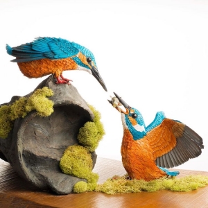 Artist Builds Lifelike Bird Sculptures in Flight Using Paper and Wire