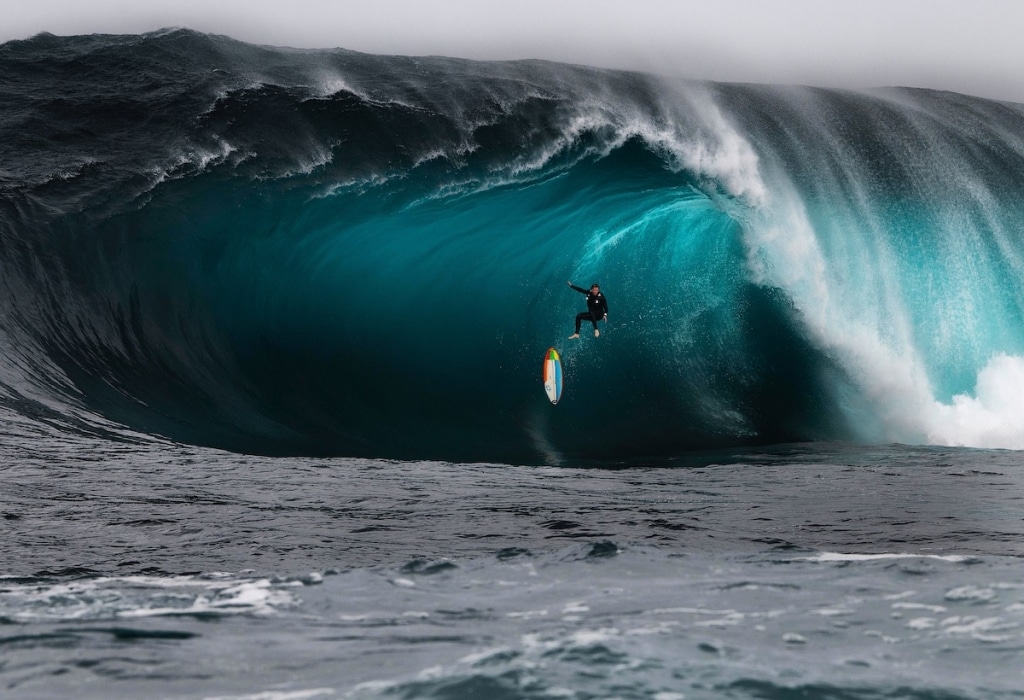 Dramatic Winning Pics of the Surf Photo and Video of the Year Contest