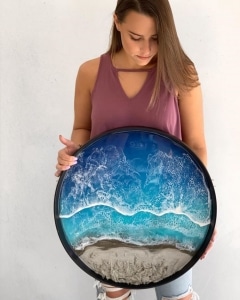 Estas piezas de arte con resina están inspiradas en la belleza del océano