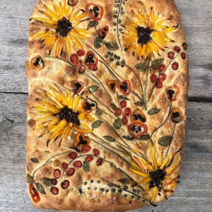 Panadera usa pan focaccia para crear piezas inspiradas en Van Gogh