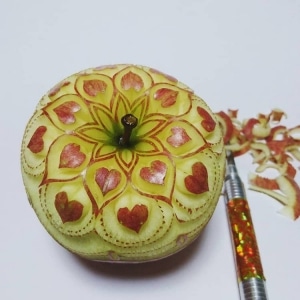 Food Artist Hand-Carves Intricate Patterns into Fruit and Veg