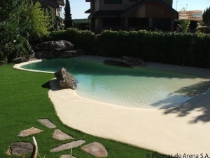 Estas piscinas de arena te permiten tener un oasis en tu hogar