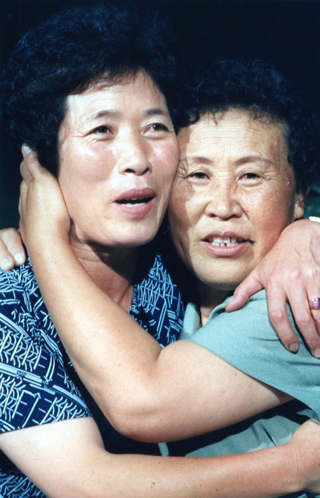 This Newscast Shows Korean Families Reuniting After Years Apart