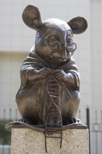 Bronze Mouse Knitting DNA is an Homage to Science