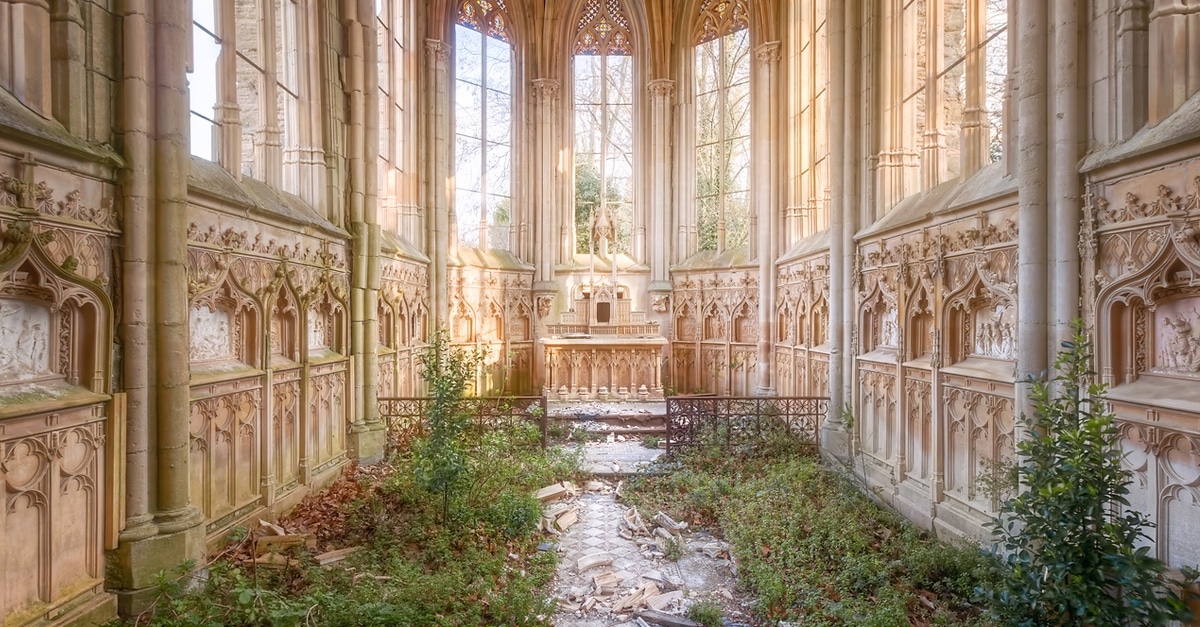 Stunning Photos Highlight the Beauty of Abandoned Churches