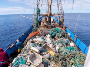 Environmental Expedition Hauls 103 Tons of Plastic from the Pacific Ocean