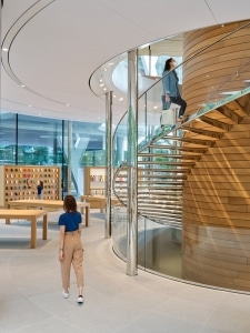 La Apple Store de Bangkok es una obra escultural de Foster + Partners