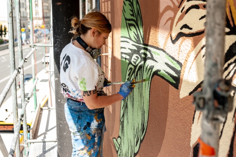 This Eco-Friendly Mural Uses Special Paint That Eats Smog To Help Clean ...