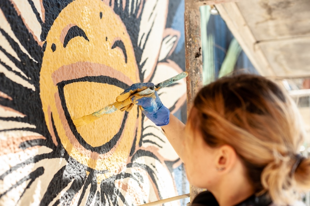 This Eco-Friendly Mural Uses Special Paint That Eats Smog To Help Clean ...