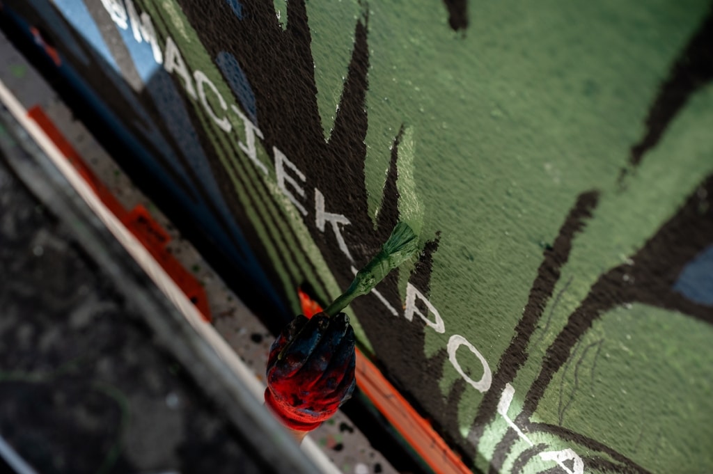 This Eco-Friendly Mural Uses Special Paint That Eats Smog To Help Clean ...