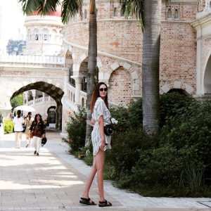 Esta mujer tiene las piernas más largas del mundo