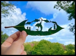 Japanese Artist Meticulously Hand-Carves Incricate Leaf Art