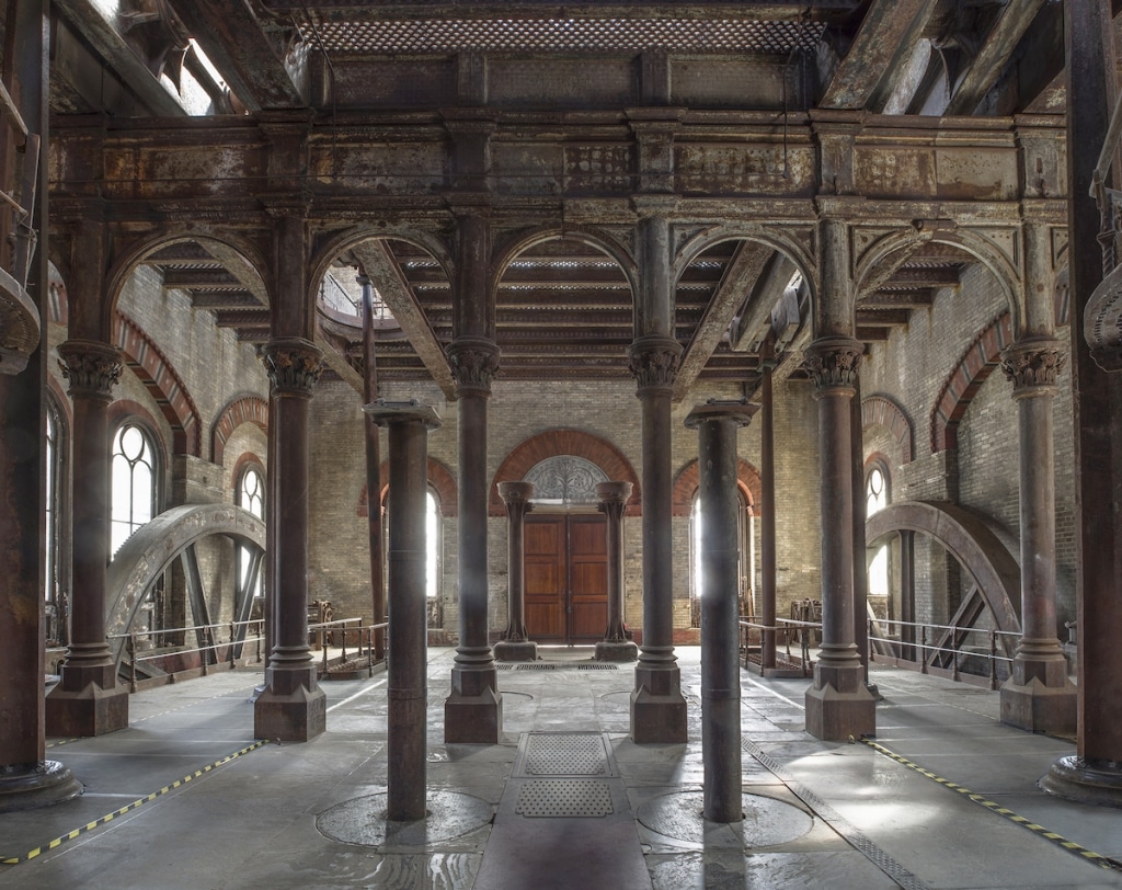 Photographer Preserves the Forgotten Beauty of Abandoned Sites Around ...