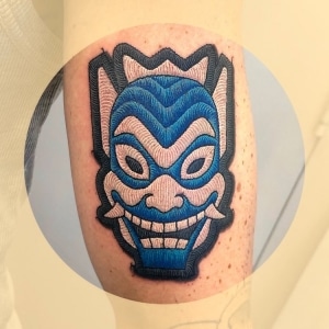 Tatuador crea increíbles tatuajes de parches inspirados en la cultura pop