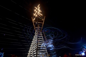 8 Examples of Tensegrity That Almost Defy Gravity