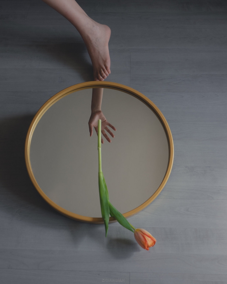 Ziqian Liu Captures Poetic Self-Portraits in Clever Mirror Reflections