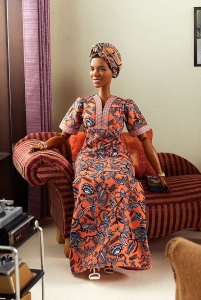 Mattel lanza una Barbie de la escritora y activista Maya Angelou