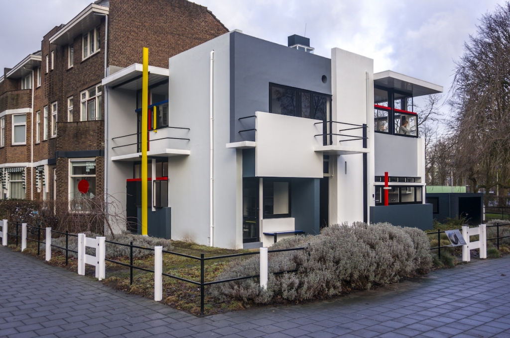 8 Modernist Styles That Define Modernism in Architecture