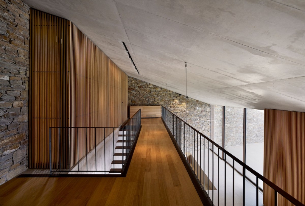 NCaved House Is Completely Embedded In This Serifos Island Cove