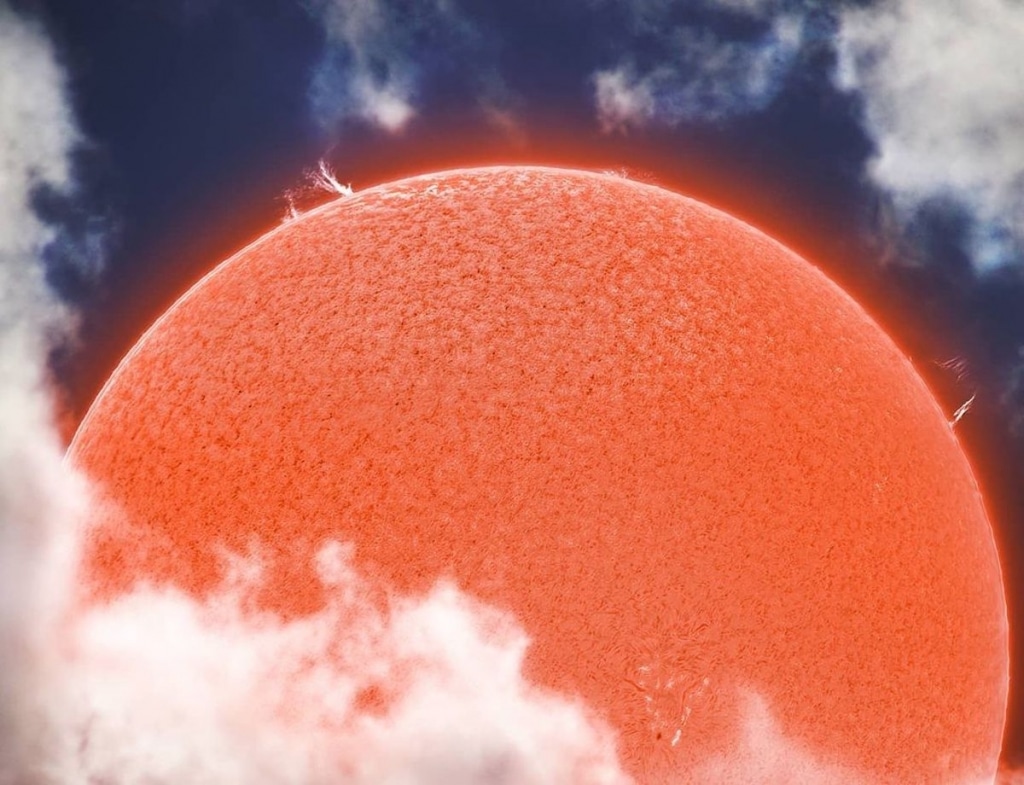 Photographer Accidentally Captures Plane Flying Over Sun