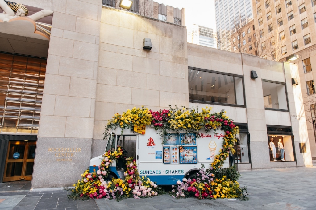 Lewis Miller Flower Flash Gave Love to New Yorkers on Valentine's Day
