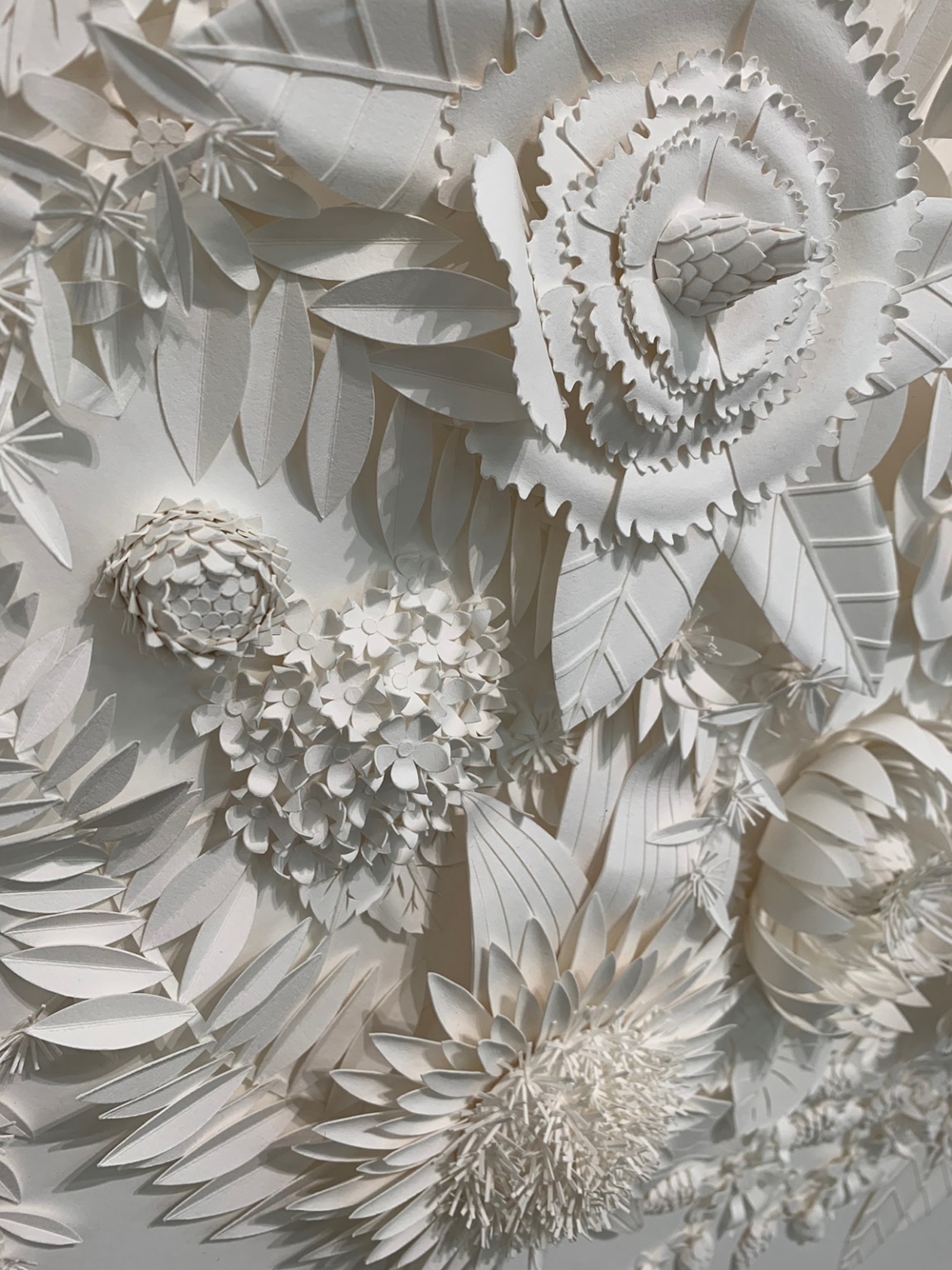 Artista crea "jardines" con flores de papel increíblemente detalladas