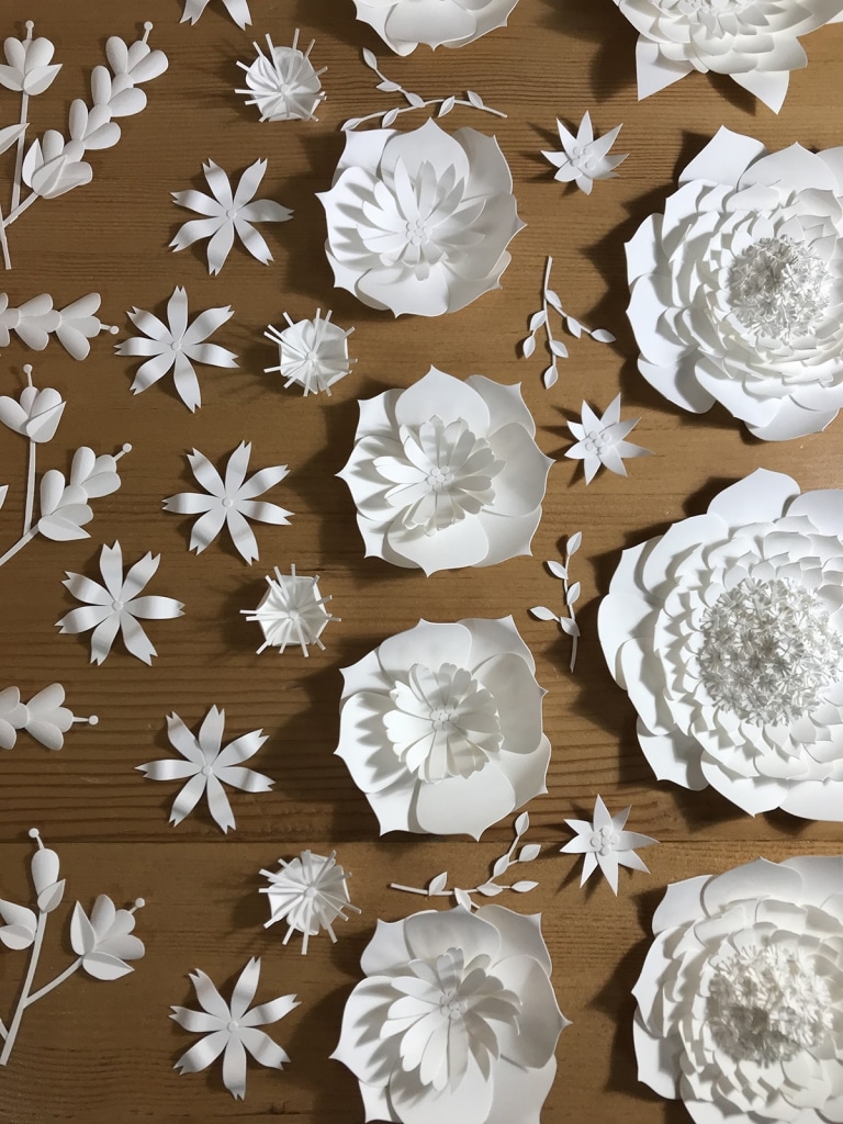 Artista crea "jardines" con flores de papel increíblemente detalladas