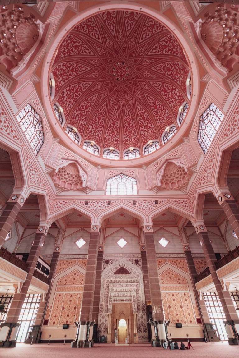 10 Incredible Mosques of the World That Celebrate Islamic Architecture