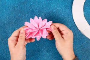 Learn How to Make Tissue Paper Flowers With Easy DIYs