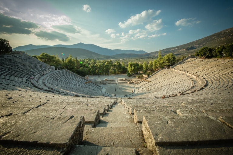 5 Classical Buildings That Chronicle Ancient Greek Architecture
