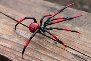 These Incredible Hand Blown Glass Spiders Look so Real
