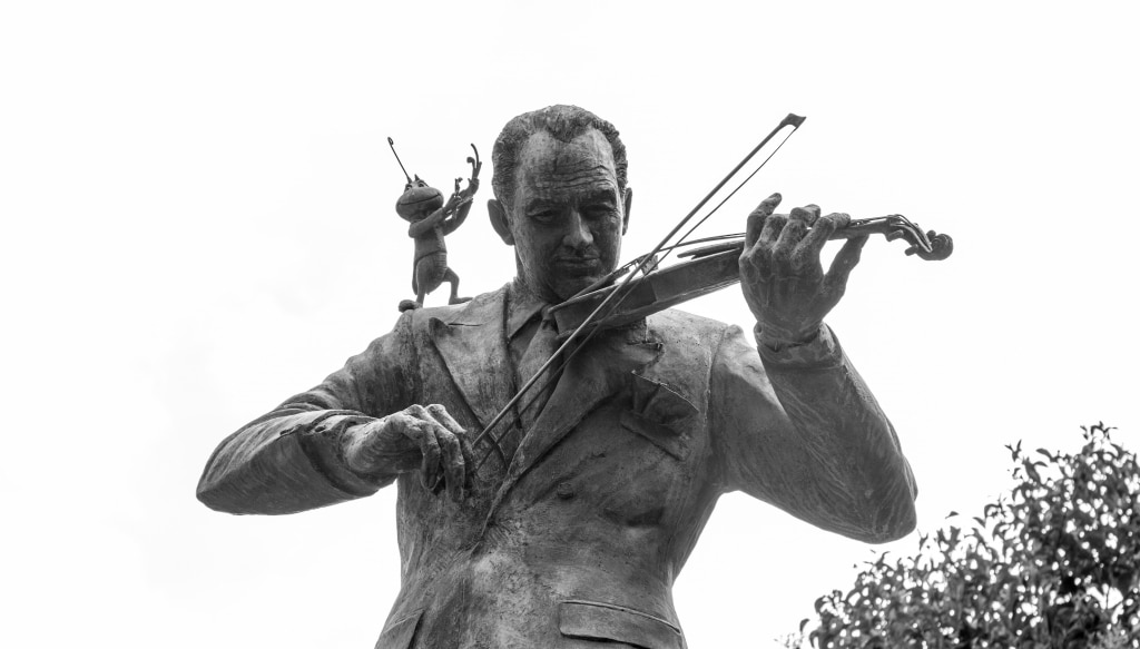 6 Cosas que no sabías sobre Cri Cri, el aclamado compositor para niños