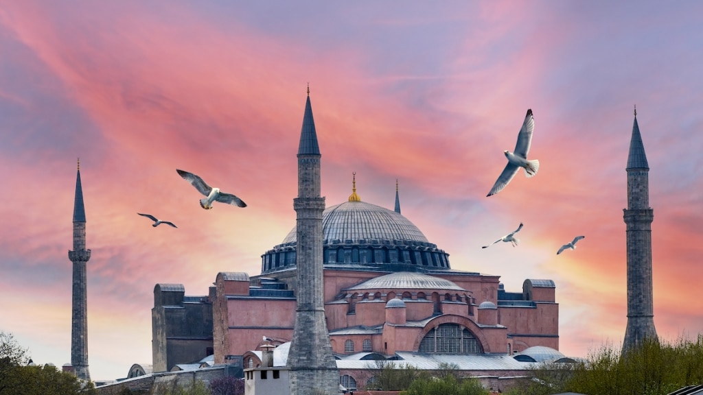 5 Intricate Buildings That Showcase the Drama of Byzantine Architecture