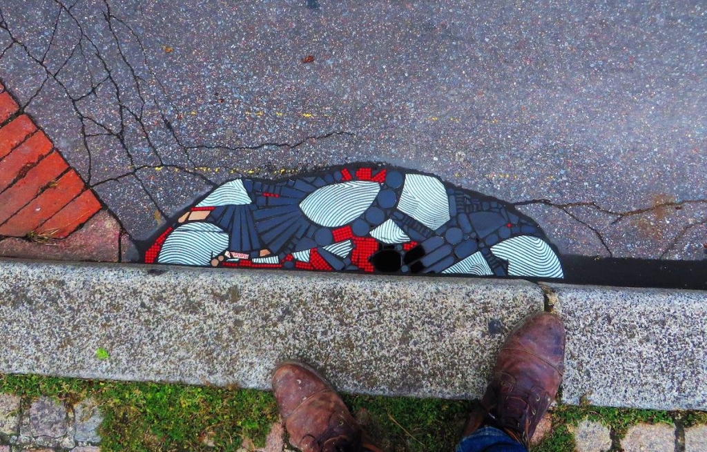Street Artist Transforms Cracks in the Pavement Into Gorgeous Mosaics