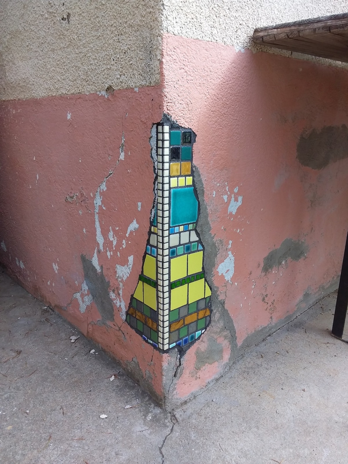 Street Artist Transforms Cracks in the Pavement Into Gorgeous Mosaics