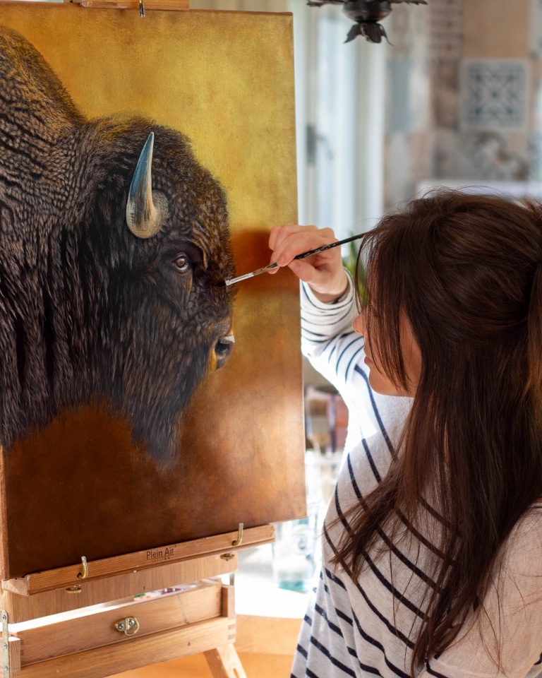 Artist Raises Awareness for Wildlife Conservation With Realistic Paintings