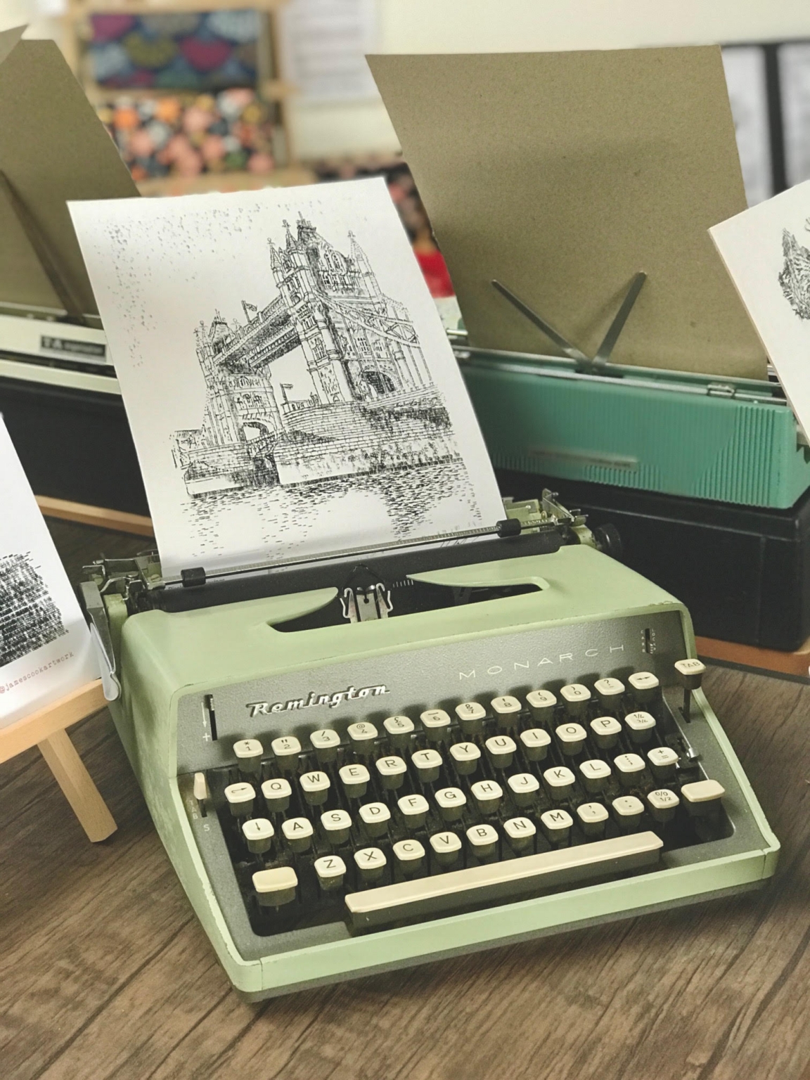 Artist 'Prints' Landscapes and Portraits on Typewriters