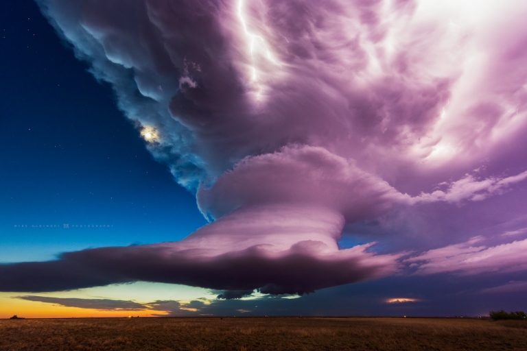Storm Chaser Patiently Waits and Finally Captures Rare Quadruple ...