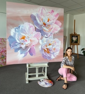 Artist Captures Beautiful Flowers in Massive Oil Paintings