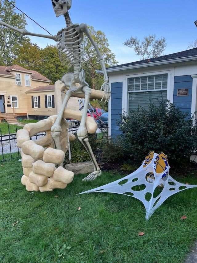 Guy Transforms Home Into Halloween House With a Giant Skeleton