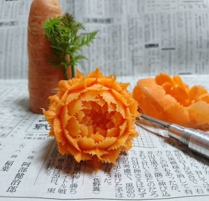 Food Artist Gaku Carves a Leaping Fish Out of a Stalk of Broccoli