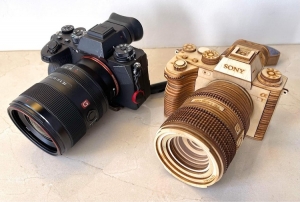 Artist Creates Incredibly Detailed Wooden Models of Vintage Cameras