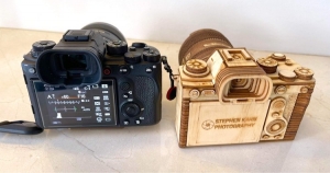 Artist Creates Incredibly Detailed Wooden Models of Vintage Cameras