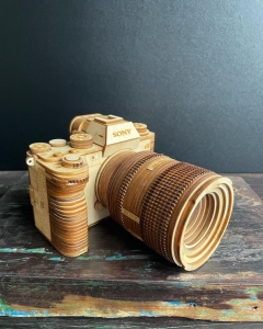 Artist Creates Incredibly Detailed Wooden Models of Vintage Cameras