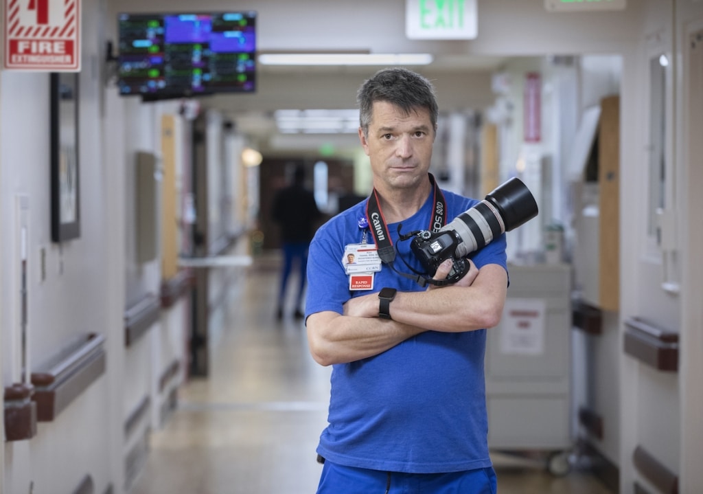 Nurse Takes Intimiate Portraits of Hospital Life During COVID-19