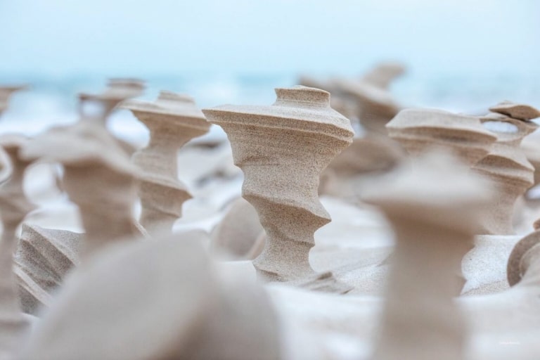 Photographer Snaps Otherworldly Photos of Frozen Sand
